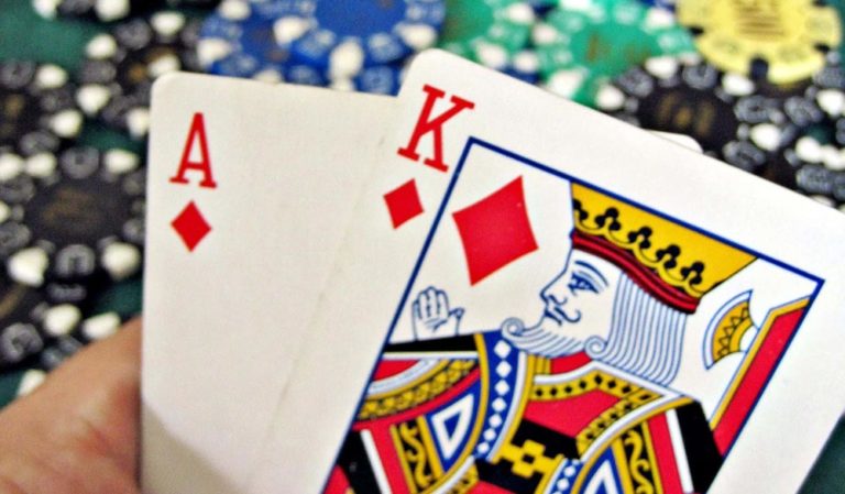 Kortspelens historia genom tiderna - Kortspel.info